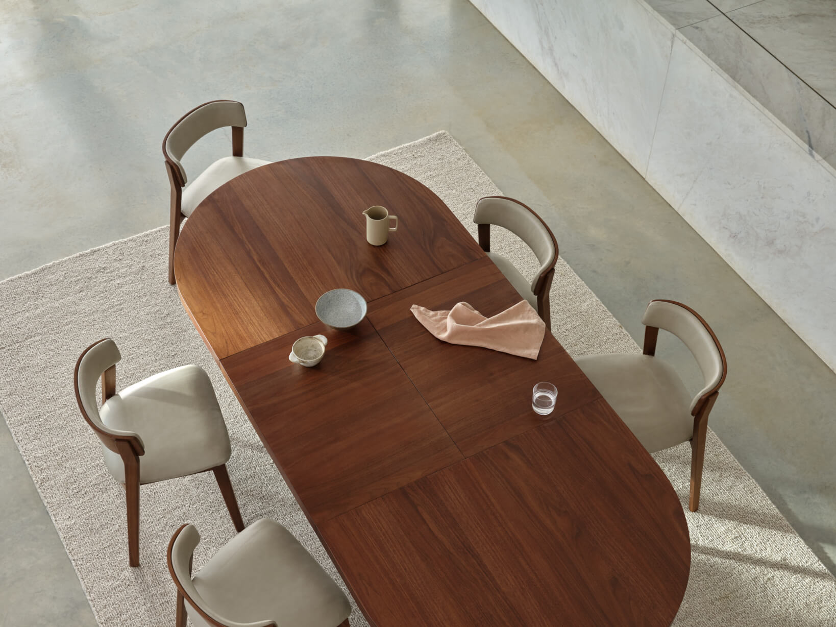 Small-Space Dining: How to Maximise Comfort and Function