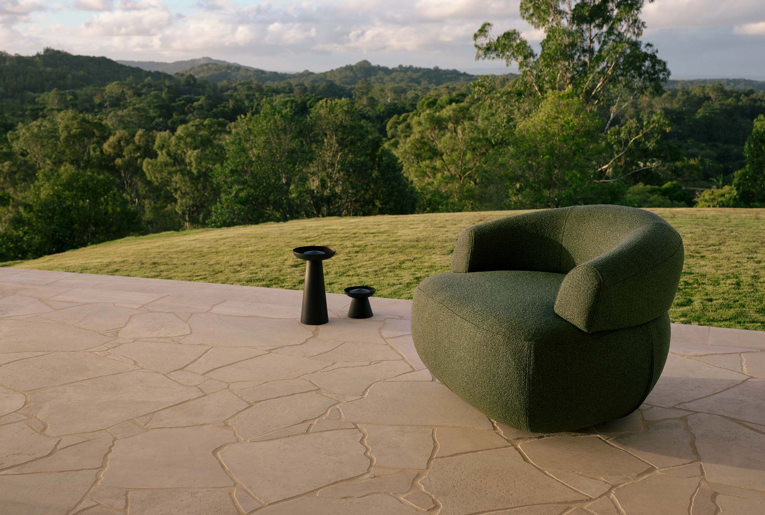 Aura Outdoor Lounge Chair