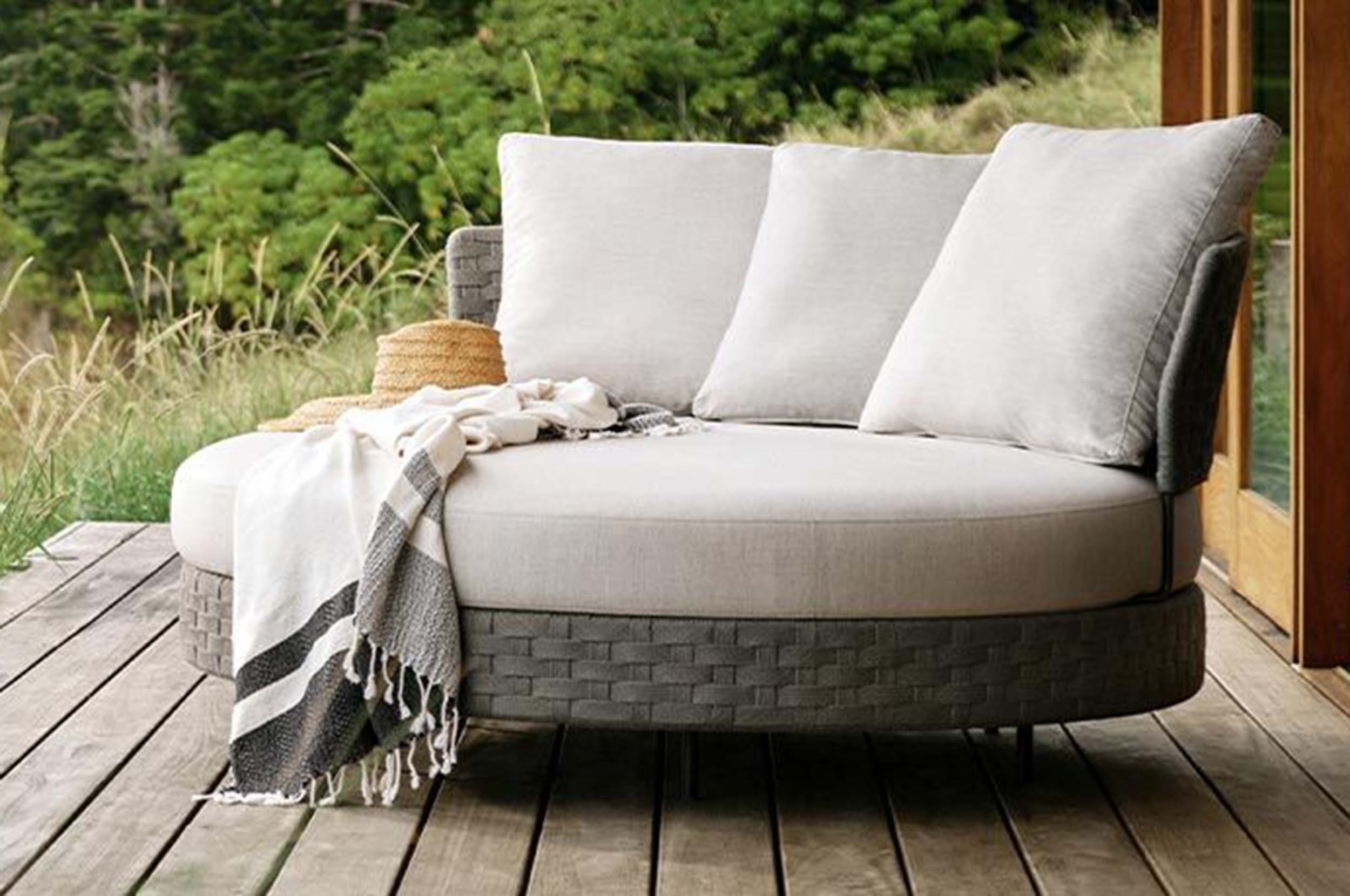 Delta Outdoor Circle Sofa