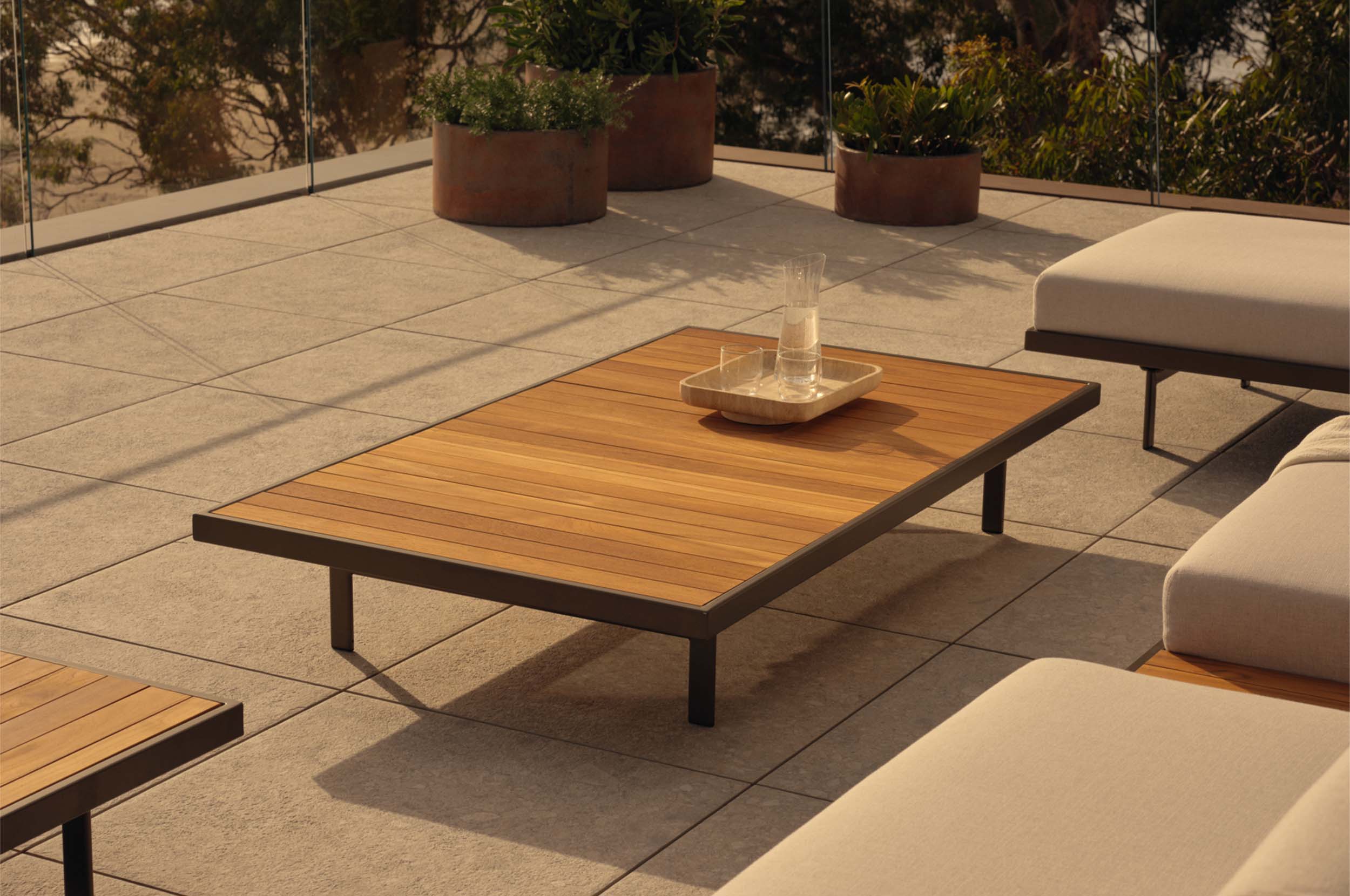 Oversized outdoor coffee table store